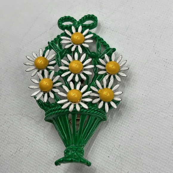 Vintage | Jewelry | Vintage Enamel Daisy Cluster Brooch | Poshmark